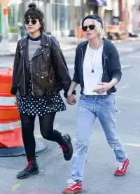 Kristen e Stephanie foram para passear