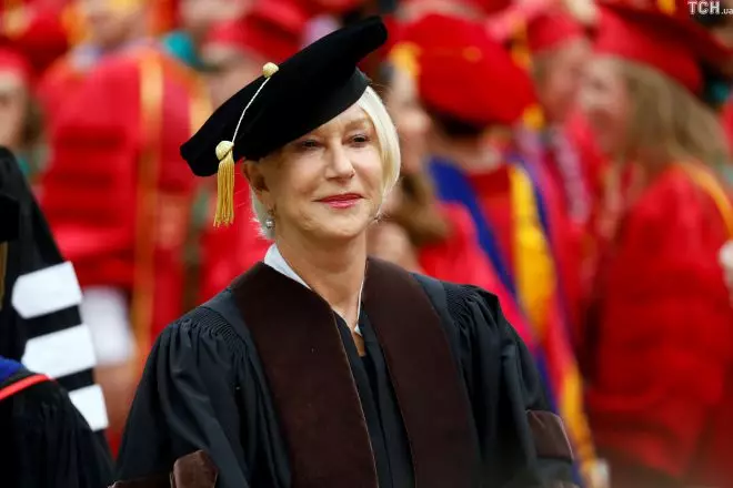 Mirren spriek op it momint fan 'e presintaasje fan diploma's oan' e universiteit