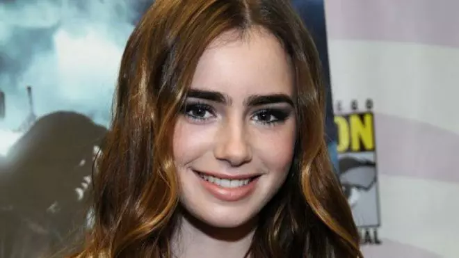 Lily collins2.