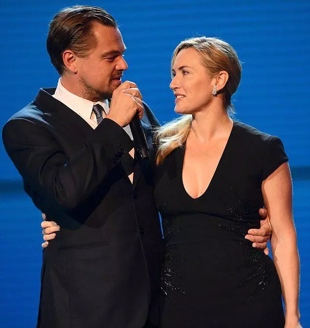 Leonardo di Caprio a Kate Winslet