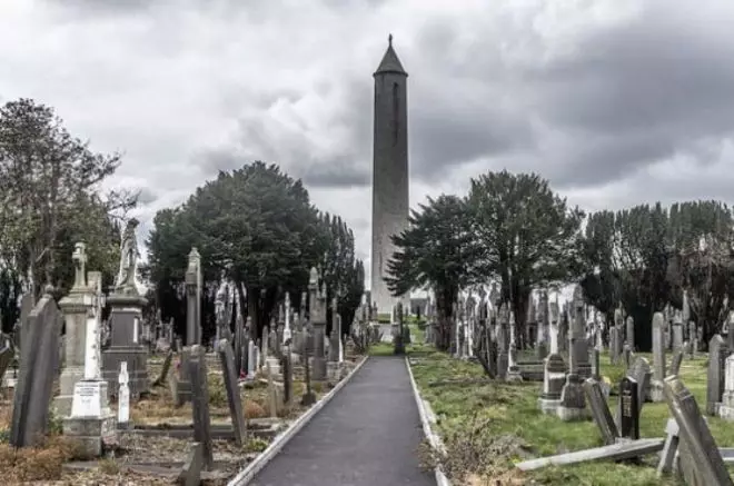 Track ka Cemetery Glasnevin