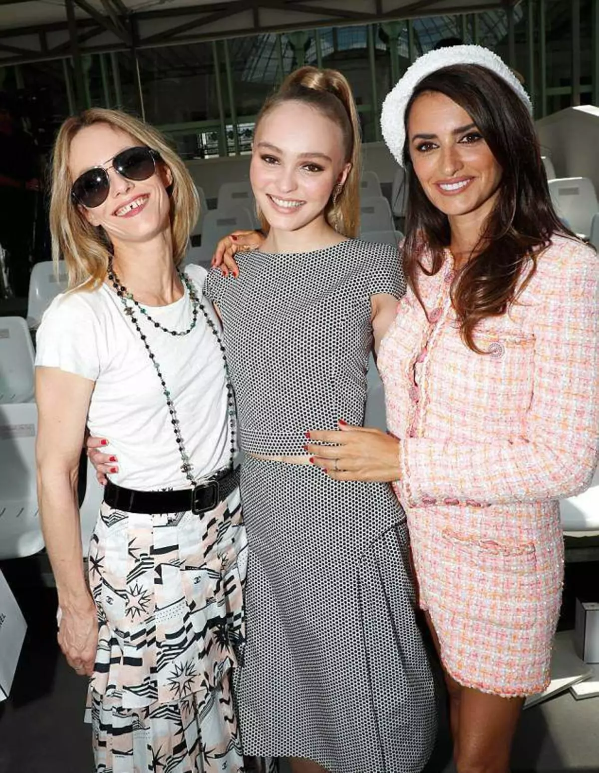 Penelope Cruz, Vanessa Paradi, Lily Rose Depp