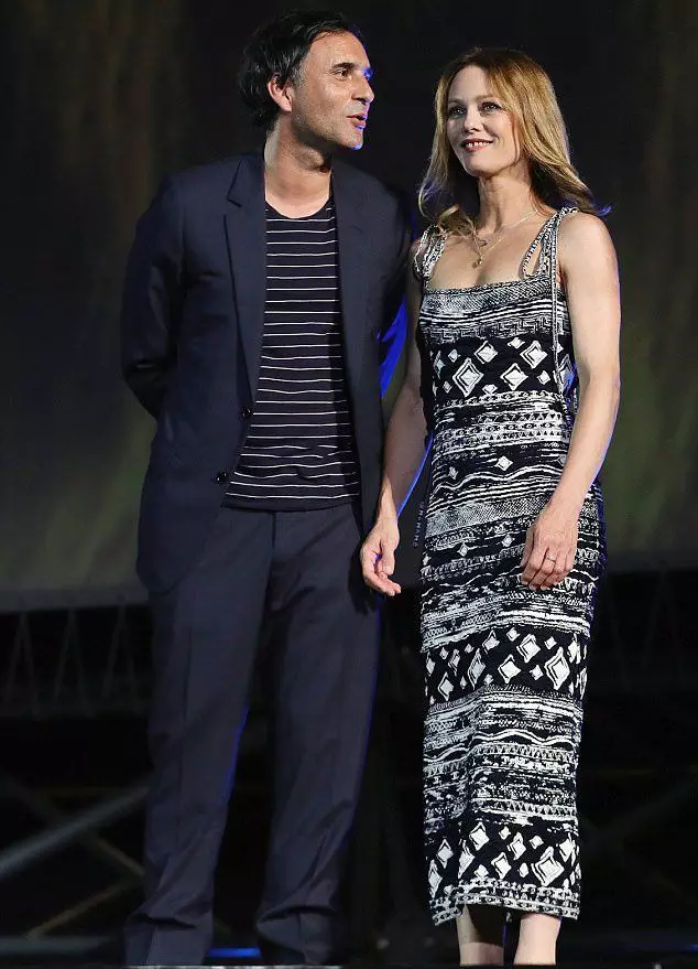 Samweli Beneters na Vanessa Paradis kwenye tamasha la Filamu la Locarno.