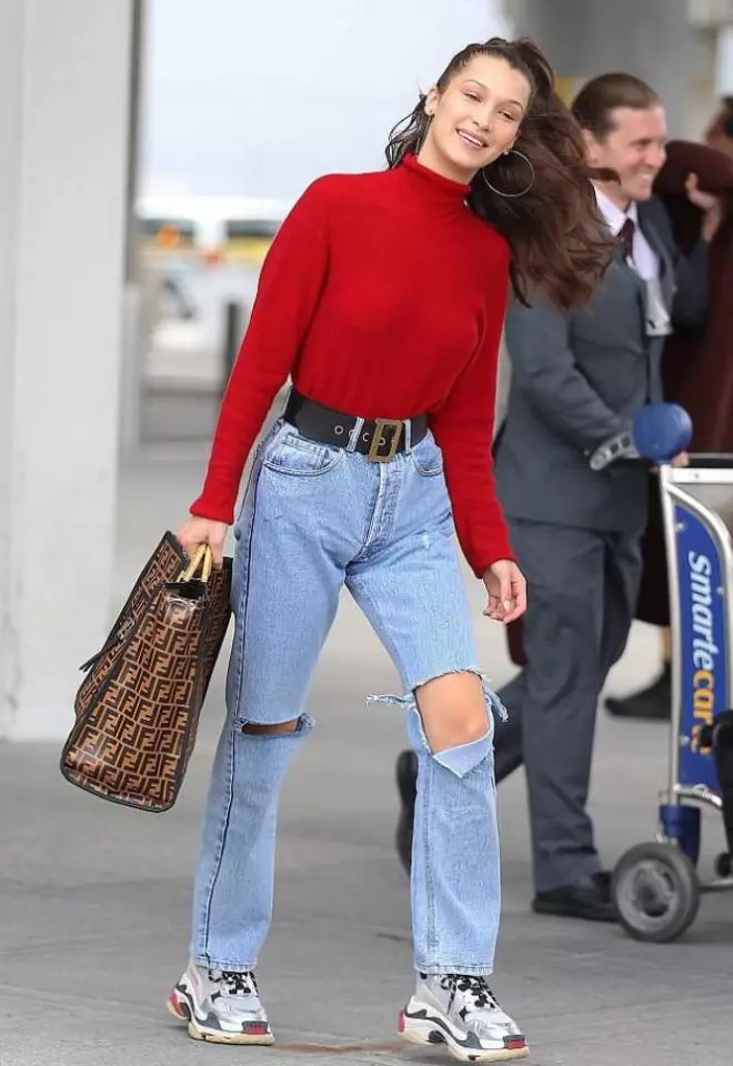 Bella no aeroporto de Paris