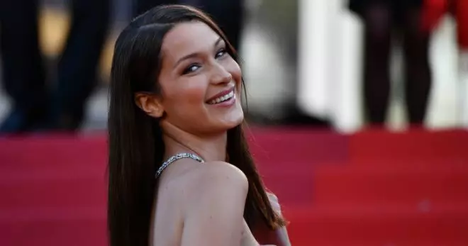 Bella Hadid producerede en furor med sit outfit på diner af Dior-mærket i Cannes