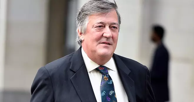 Stephen Fry sa att han diagnostiserades med prostatacancer