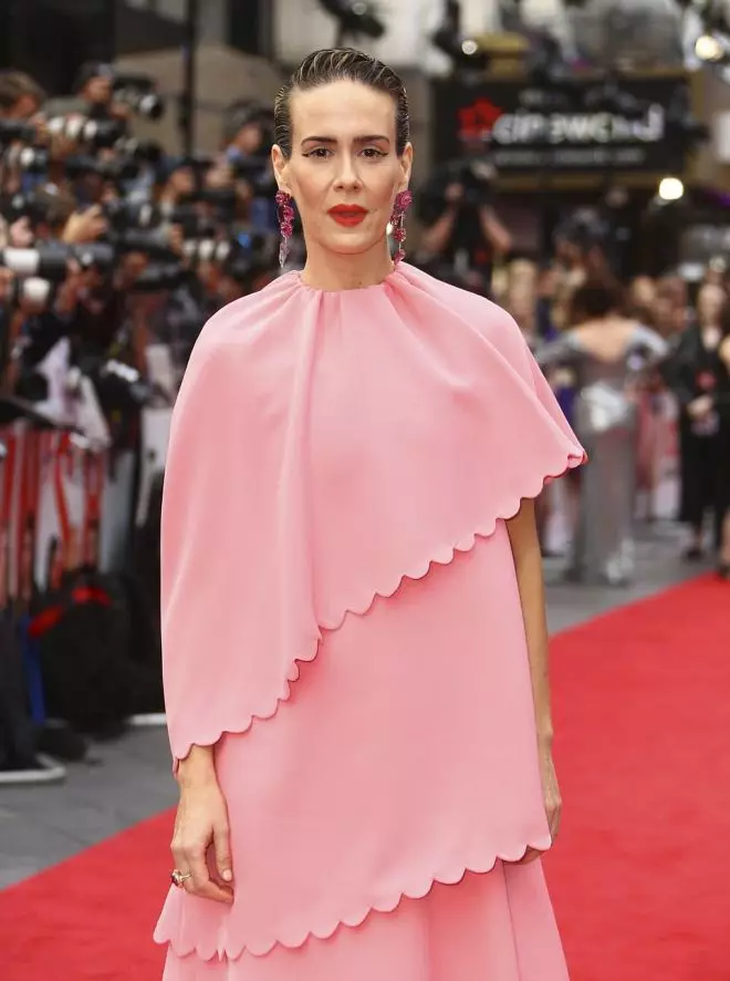 Sarah Paulson në Valentino Dress