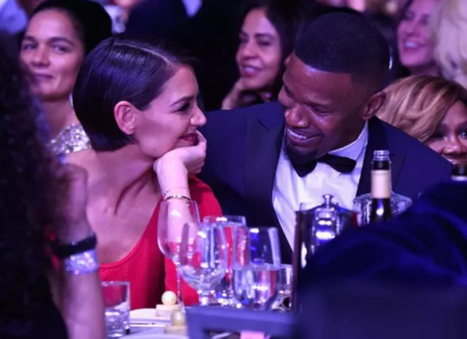 Katie Holmes sareng Jamie Fox