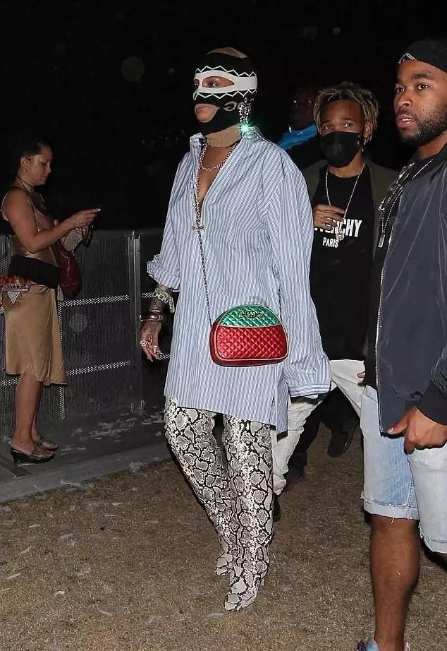 Rihanna ທີ່ Coachella