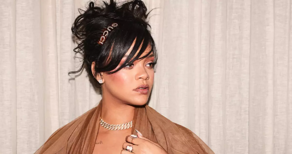 Egunaren irudia: Rihanna jantzi imhodoena coachella