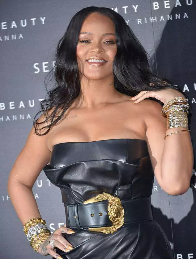 Rihanna Loseava