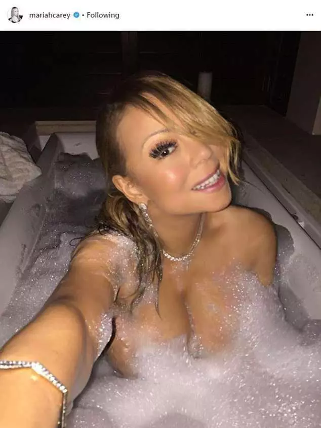 Mariah Carey in bagno