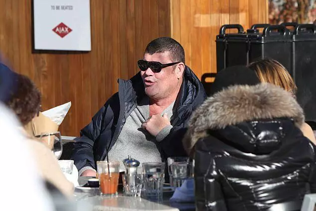 James Packer na Restaurant