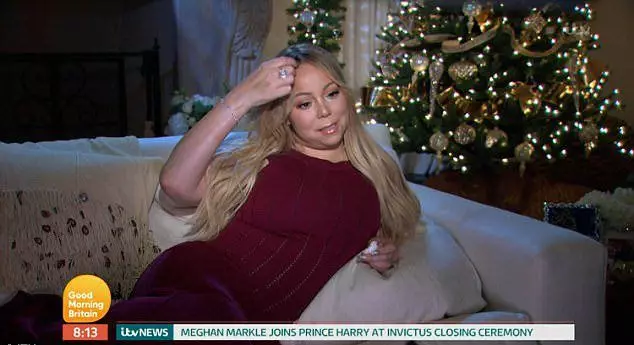 Mariah Carey sakė, kad melstis už aukas