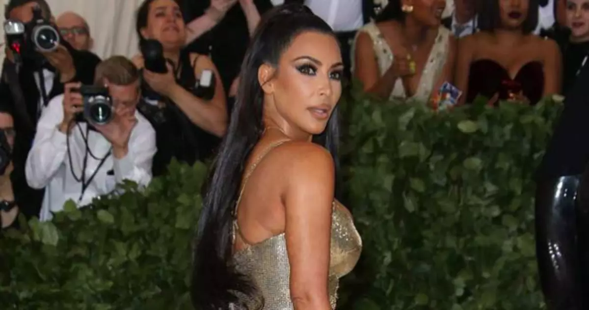 Sex-Bombe: Kim Kardashian kam, um Gala 2018 ohne Kanye West zu traf