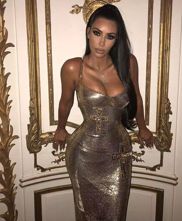 Kim Kardashian sa isang party nakilala ang Gala 2018.