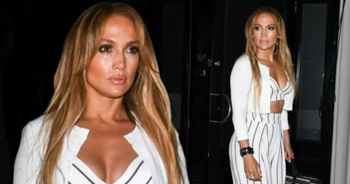 Perfecte uien: Jennifer Lopez was in staat om zijn benen te verlengen met behulp van de juiste broek.