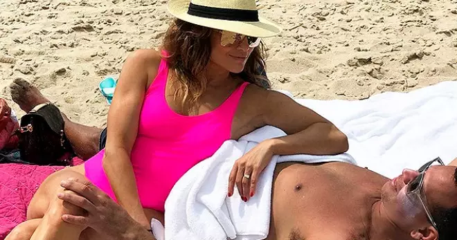 Jennifer López con Alex Rodriguez celebrou o Día da Independencia na praia