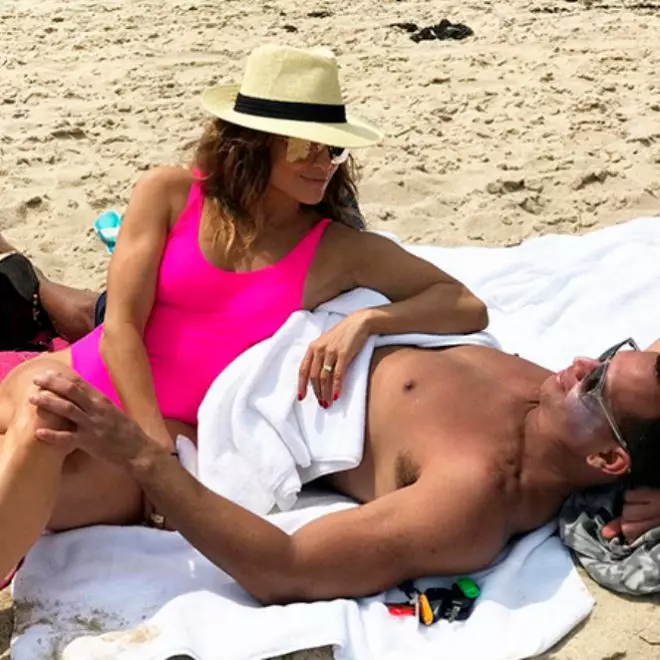 Jennifer Lopez e Alex Rodriguez sulla spiaggia