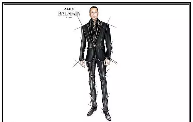 Aleks Rodriguez เครื่องแต่งกายจาก Balmain ยี่ห้อ