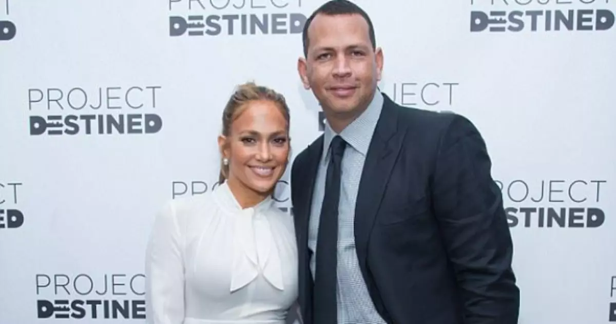 Alex Rodriguez agus Jennifer Lopez fuair eastát réadach, le coiteann do 15.3 milliún dollar