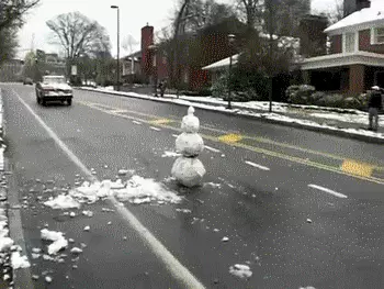 Snowman di jalan