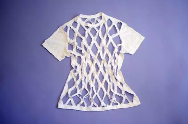 T-shirt in the grid