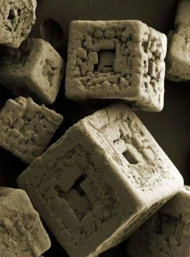 ڀانء 6.، انهن ڪجهه وڏي cubes آهن.