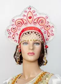 Rusă Kokoshnik 6.