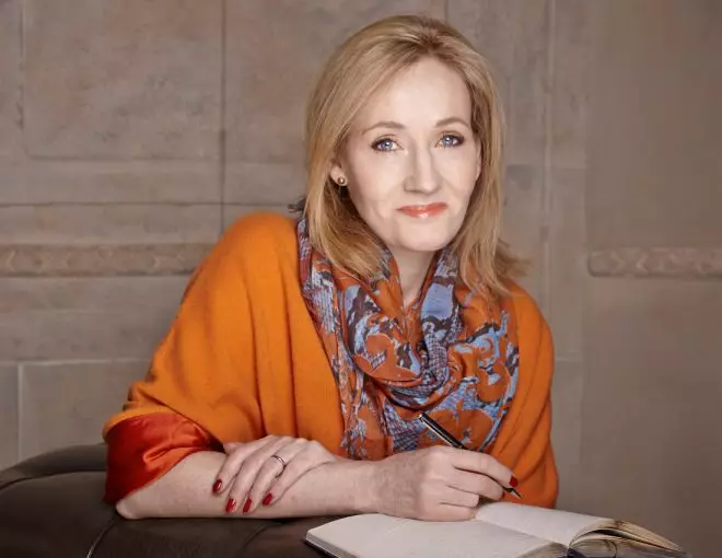 Joanne Rowling.