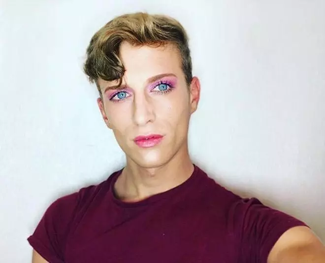 Guy bi Makeup