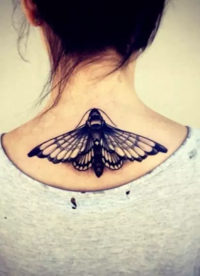 Tattoo on კისრის გოგონების