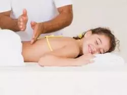 Massage mit Skoliose bei Kindern