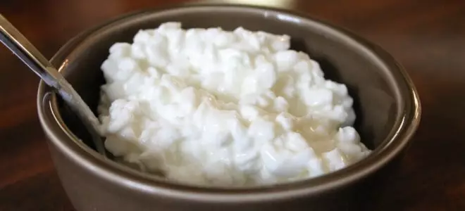 Πώς να φτιάξετε τυρί cottage από το Kefir για ένα παιδί