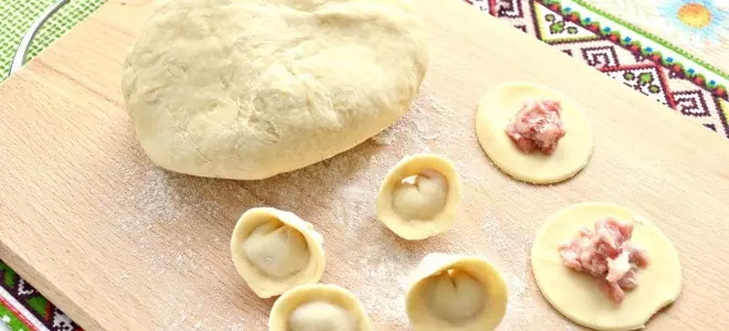 Brumë për dumplings në recetë krijues bukë