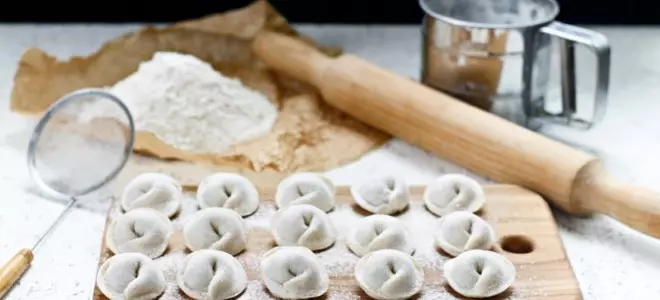 দুধের উপর dumplings জন্য মালকড়ি