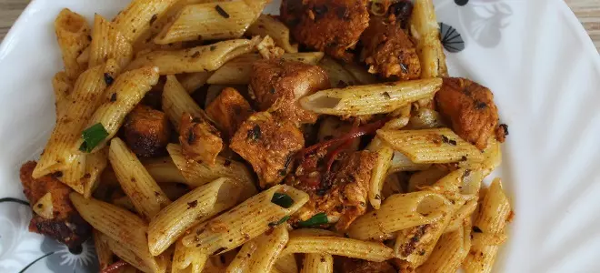 Pasta ngenyama - zokupheka ku-cooker ehamba kancane, epanini lokuthosa nakuhhavini, ngamazambane, ushizi, imifino 27315_10