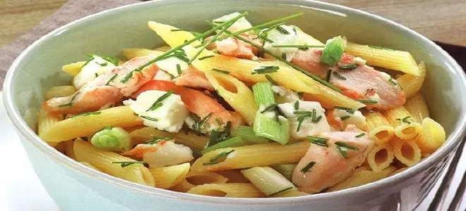 Pasta met vlees - recepten in een langzaam fornuis, in een koekenpan en in de oven, met aardappelen, kaas, groenten 27315_5