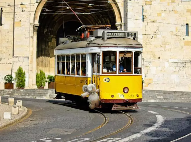 Sul tram a Lisbona