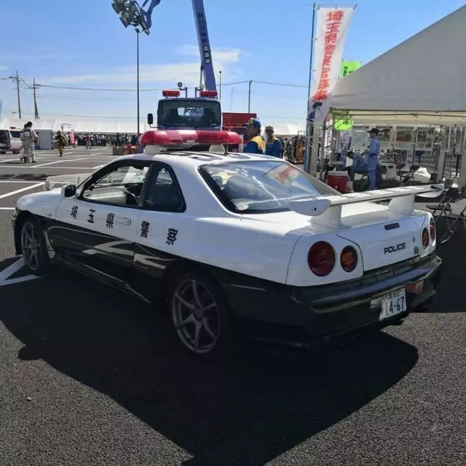 An Tokyo, Police Autoen - Autocaren