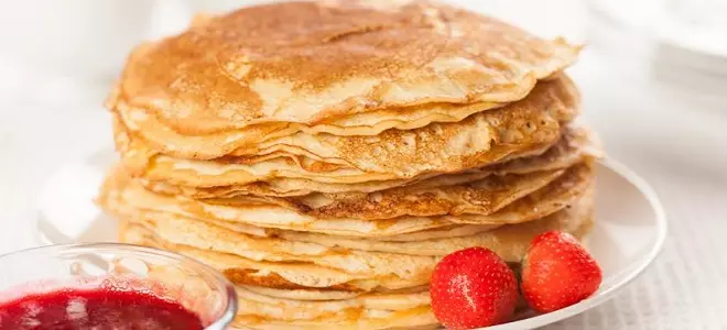 Pancake nipis pada kefir