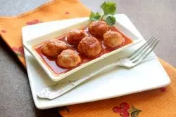 ሩዝ አዘገጃጀት ጋር Meatballs