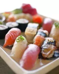 Bi o ṣe le ṣe sushi