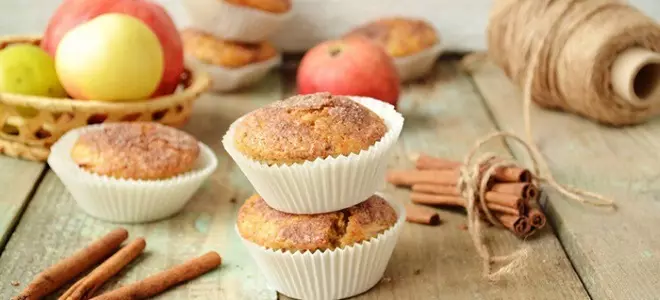 Muffins nrog txiv apples