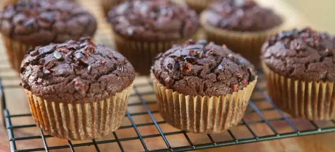 Muffins nrog chocolate