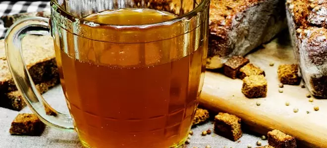 Kvass පාන් කඩා වැටීම්