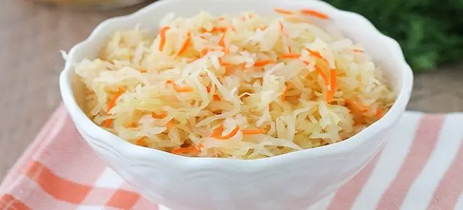 Resep kanggo sauerkraut krasan sing enak kanthi bit, mrico lan apel 29381_2