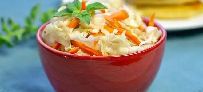 Resep kanggo sauerkraut krasan sing enak kanthi bit, mrico lan apel 29381_6