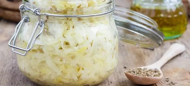 چوٹی، مرچ اور سیب کے ساتھ ایک بہت سوادج گھر sauerkraut کے لئے ہدایت 29381_9