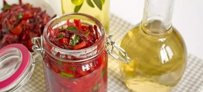 borsch estudiant per a la recepta d'hivern